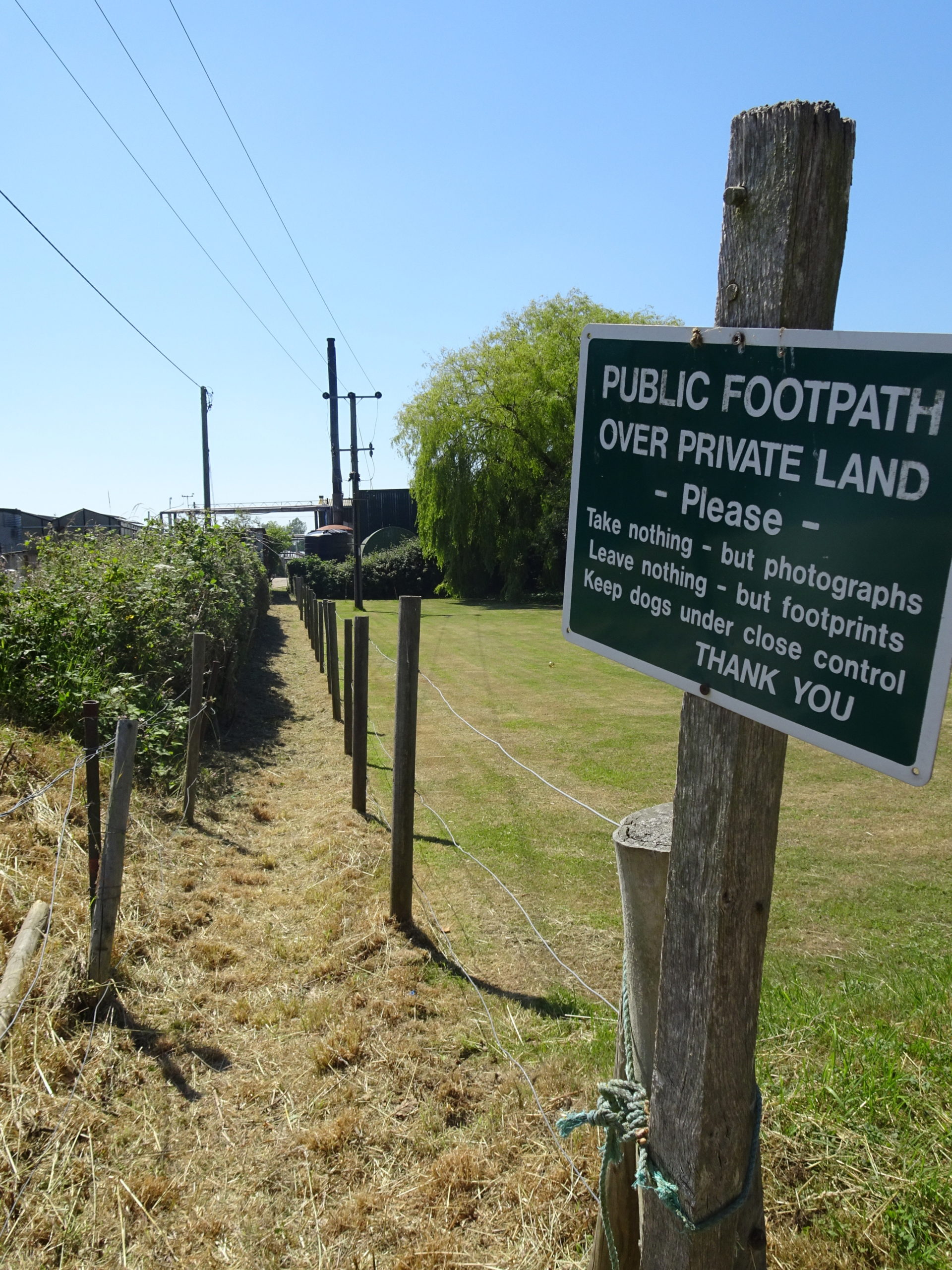 🥾Footpath No13, Martham - Home of the History of Martham, Norfolk